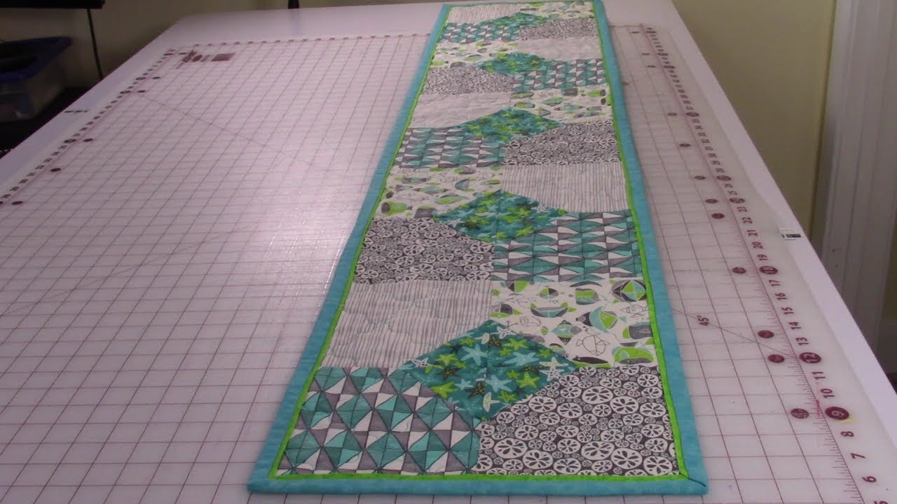 Fat Quarter 4 Patch Table Runner - very detailed instructions