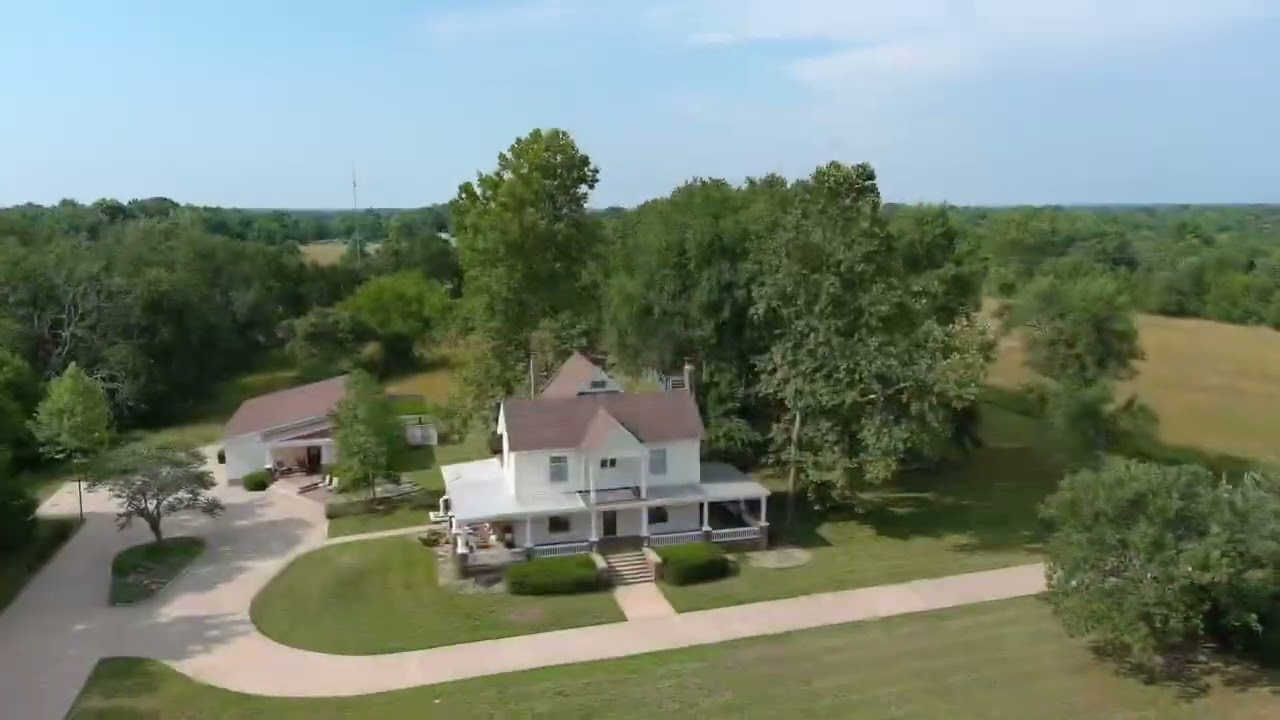 18113 S 1525 Rd, Nevada, MO 64772