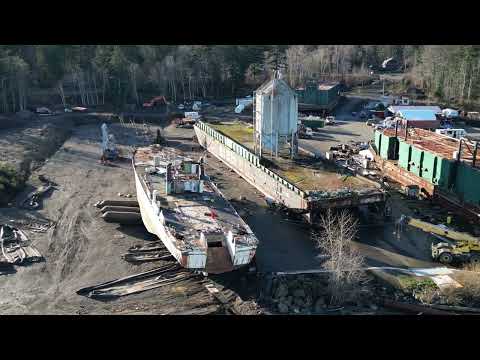 Deep Water Recovery ship breaking stooges trenching continues. Jan. 16/ ...