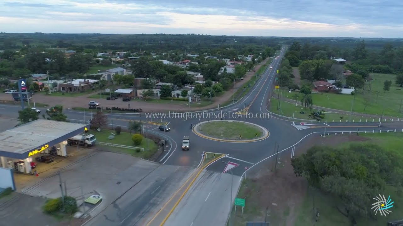 Video aéreo del bypass de la Ruta 30 y la Av. Artigas en Artigas capital P4P 54233