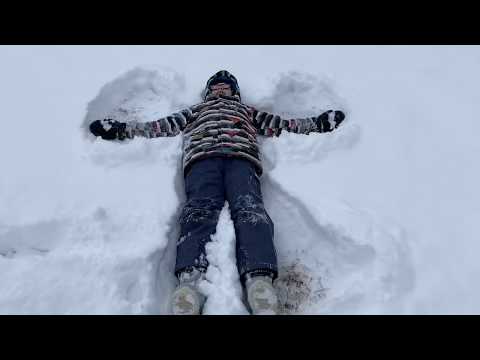 Mini Spanish Lesson: trineo y ángel de nieve (sled & snow angel)