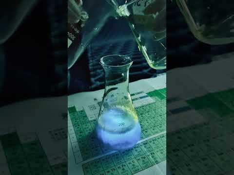 No Heat, Just Glow. #mathify #ChemistDaily #chemistry #chemicals #chemical_reactions #chemistrylover