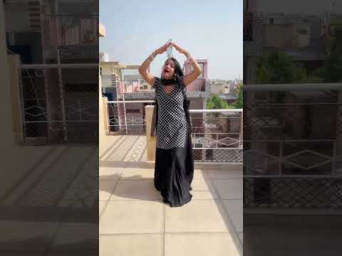 SAS sasur angan mein soye... #trendingshorts #dance #bollywoodsongs #ytshorts