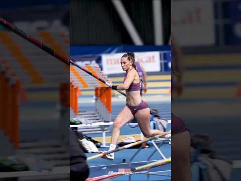 Clara Fernรกndez is a Spanish pole vaulter #shorts #polevault