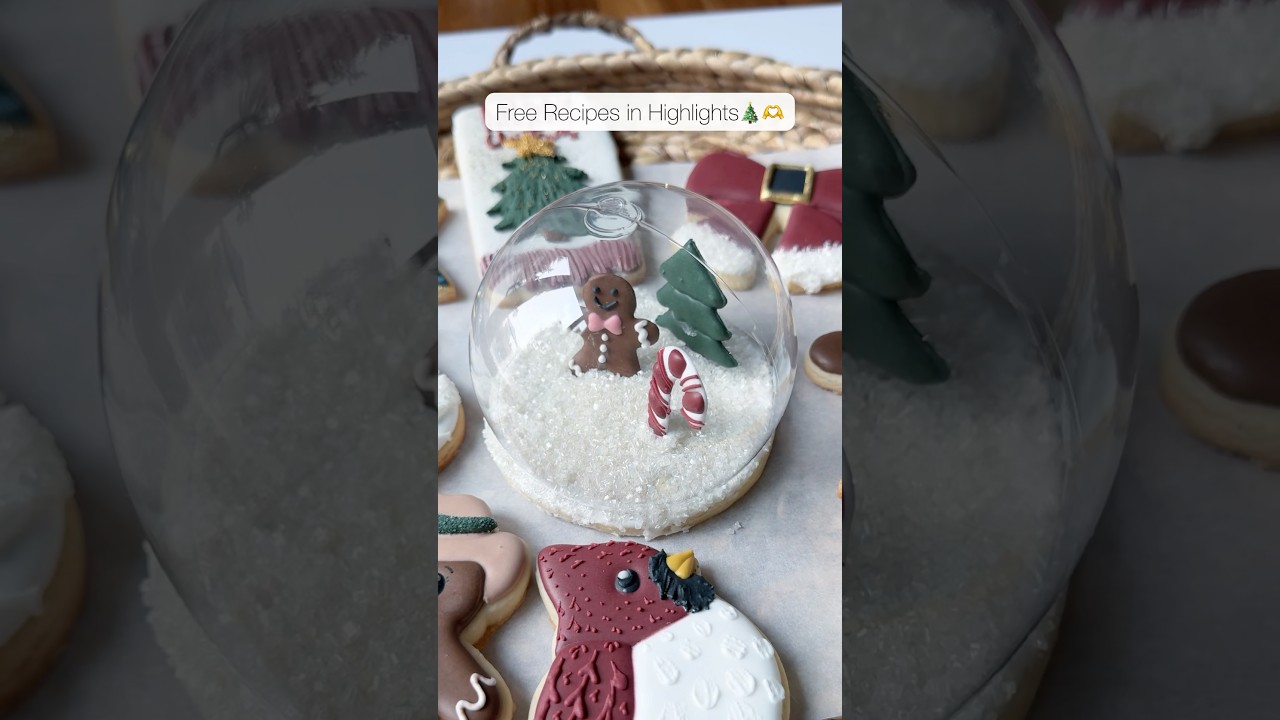 3D Snow Globe Cookie🎄❄️ #christmascookies #cookiedecorating #decoratedsugarcookies #royalicing