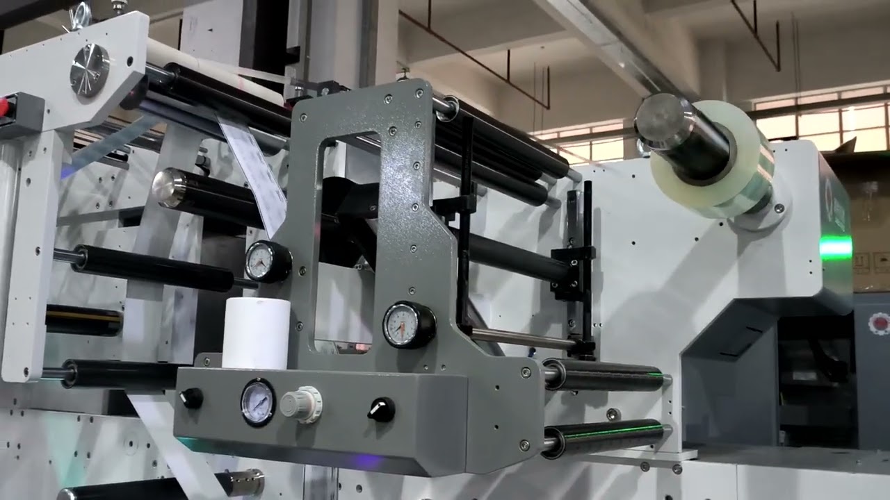 Booklet label printing machine, 4-layer 7-side flexo printed lamination finished in one time online.