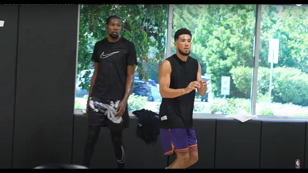 Kevin Durant, Devin Booker et Jalen Green au training
