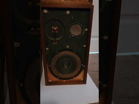 Acoustic Research AR-2ax Floor Speakers | Reverb