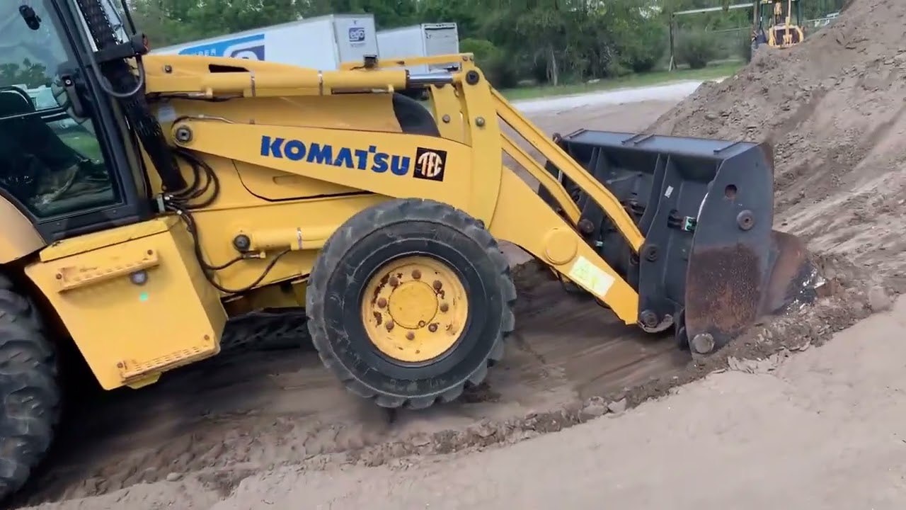 Komatsu WB140-2N