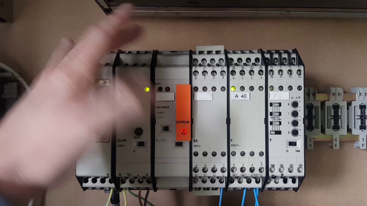 Siemens Simatic S5 110A operation and Timer demo.