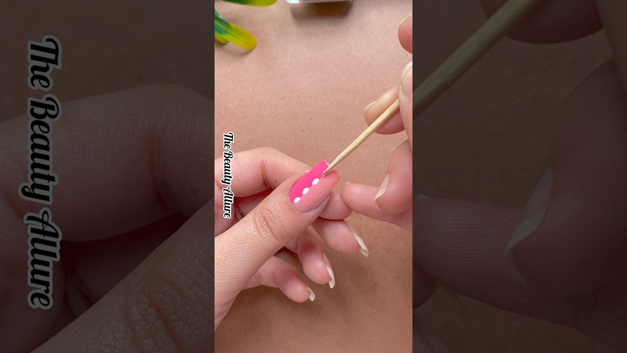 💅🌸Easy nail art design with household items #nailart2024 #shorts #shortvideo