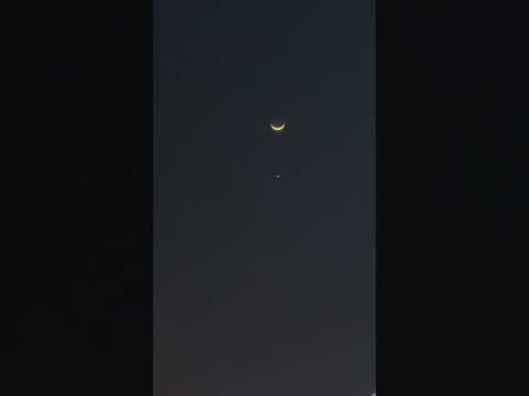 Rare sight in the sky tonight #moon #venus #astrology #qatar