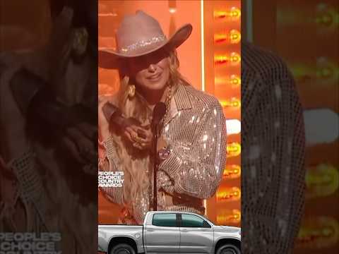 Lainey Wilson WINS with Jelly Roll 🙌🏆 #shorts #laineywilson #jellyroll #countrymusic