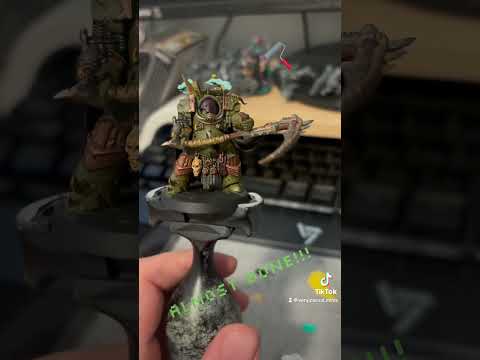 More work done on my deathshroud. #warhammer40k #warhammer #miniaturepainting #shorts