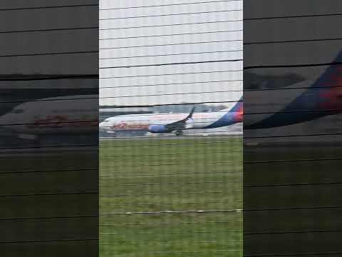 Jet2 Boeing 737-8MG G-JZBF departure from Glasgow to Funchal #glasgow #aviation #planespotting