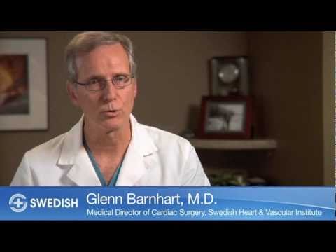 What are the symptoms of aortic valve stenosis?