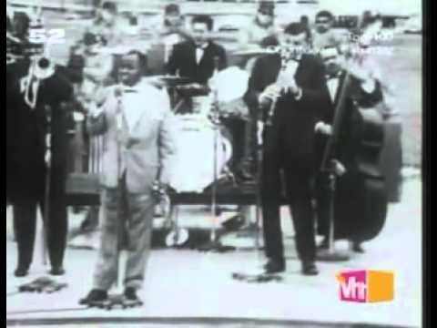 Louis Armstrong - What A Wonderful World (Live) | Music Video, Song ...