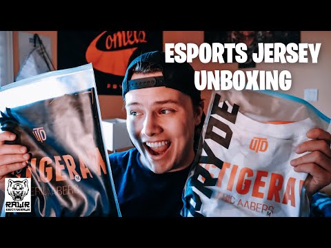 UNBOXING MY OWN ESPORTS JERSEY (In 4K)
