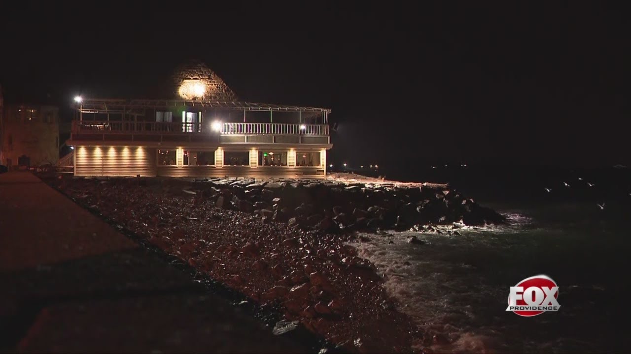 Narragansett restaurant prepares for upcoming storm