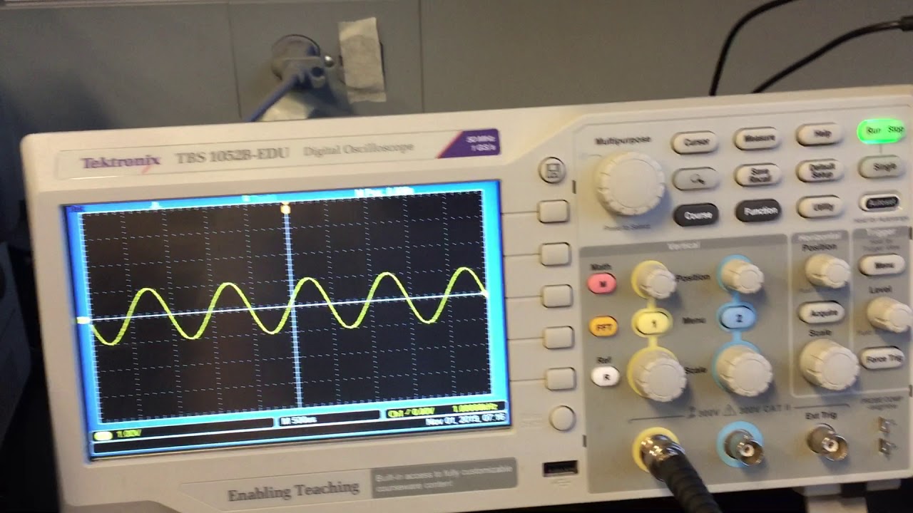 Using a Tektronix oscilloscope