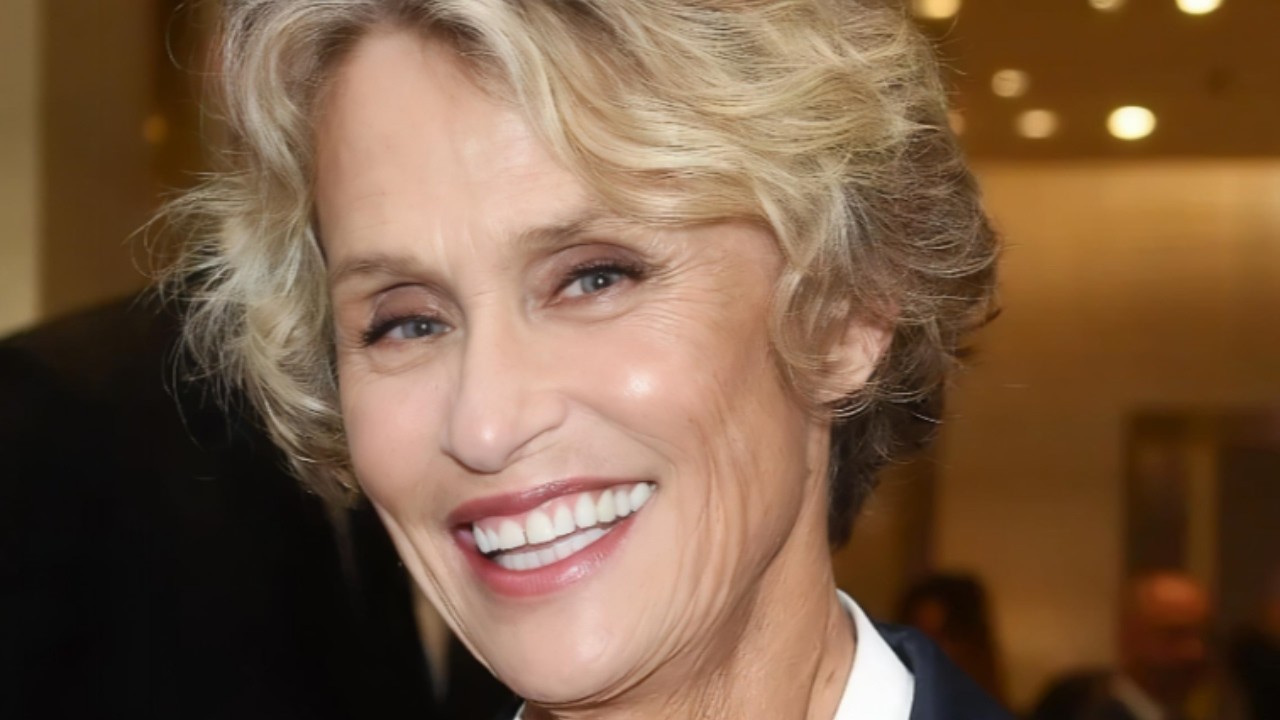 Lauren Hutton’s Rare Photos Resurface And Fans Can’t Believe What They Reveal