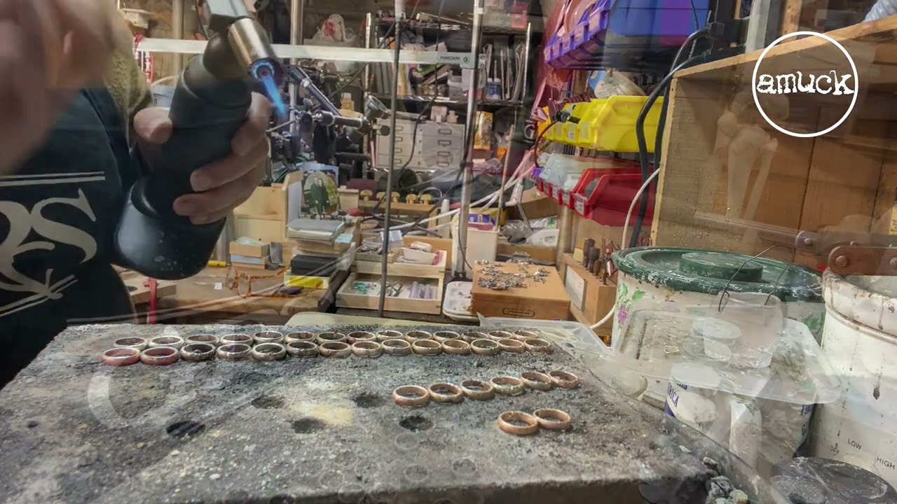 Making a paper clip style chain