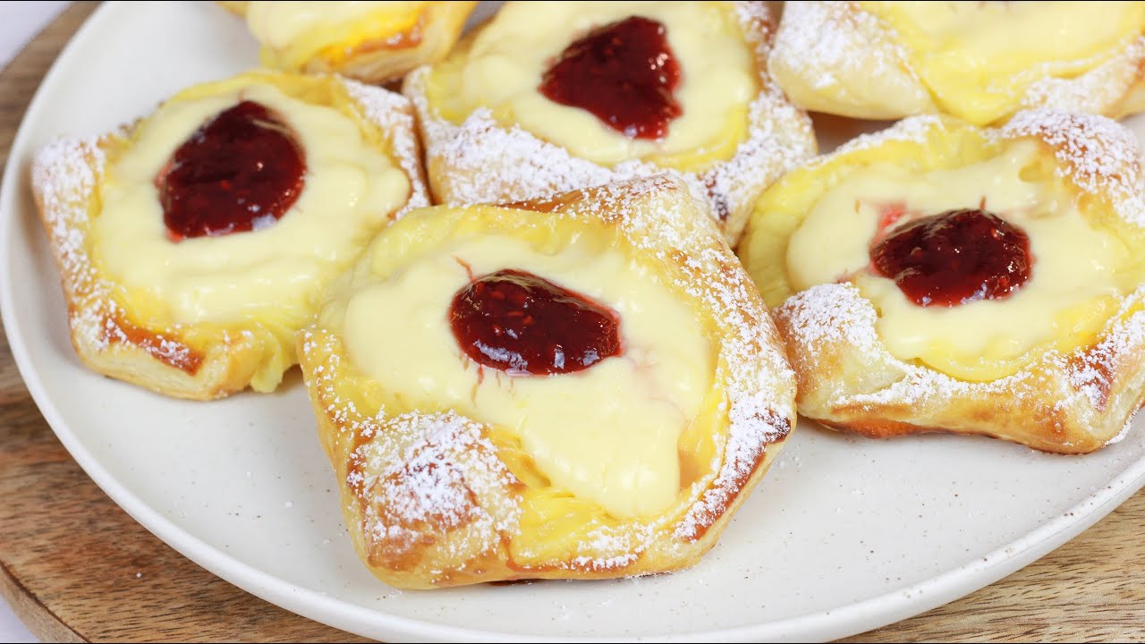 QUARKTASCHEN GEFÜLLT MIT VANILEPUDDING - Einfache Rezepte