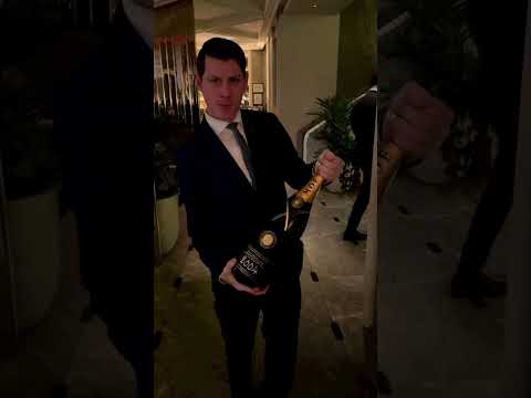 Opening a big bottle of Vintage Moët🍾 #moet #champagne