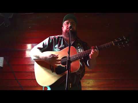 "The Meaning of the Word" by great UK country singer-songwriter Ags Connolly live at The Blue Lamp