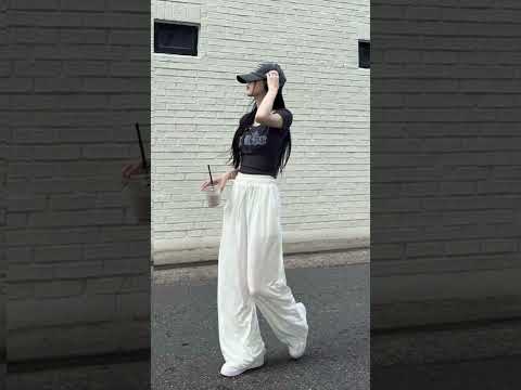 Baggy pants outfit Fashion trend for inspire you to create your style in spring and summer 2023