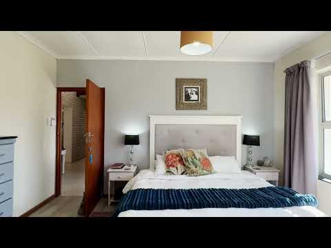 Unbeatable Location with Breathtaking Views – Neat as a Pin! - Pringle Bay