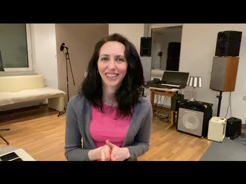 DIFFERENCE Between Head Voice And Chest Voice - Vocal Anatomy