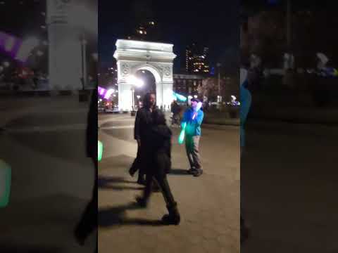 Washington Sq Park. Violet Circus Arts LED FLOW 💜 NYU - West Village 🗽 NYC
