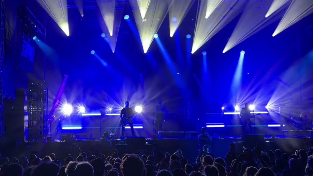 Simple Plan - Nothing Changes (NEW SONG, LIVE DEBUT) FULL SONG