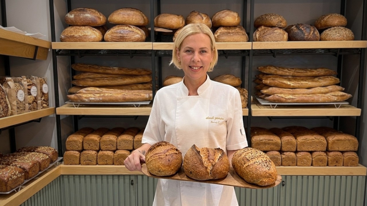 She Makes Sourdough Bread Nonstop | Inside an Artisan Bakery in Istanbul