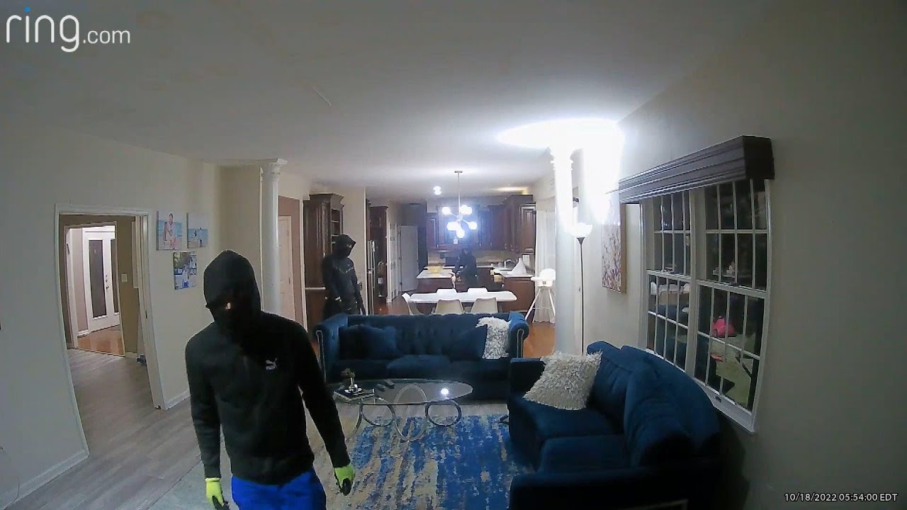 Suspects Steal Car Keys From Home