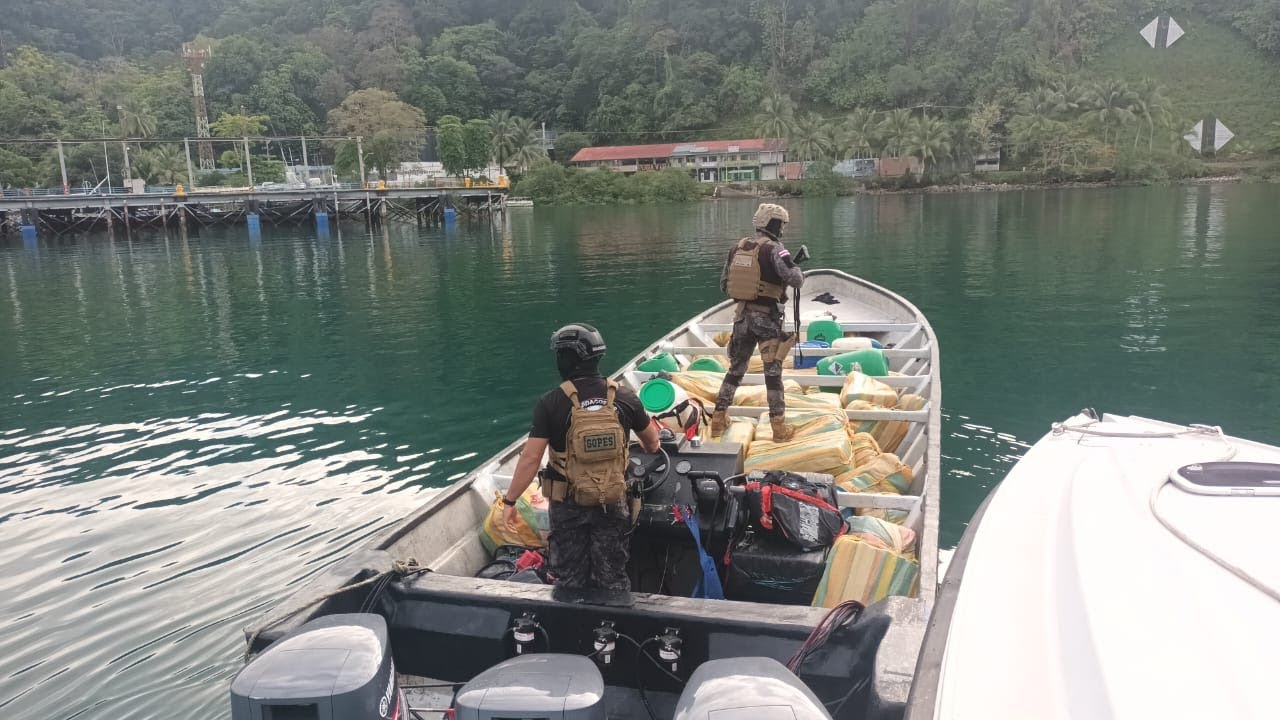 Policía decomisó dos toneladas de marihuana en el pacífico sur