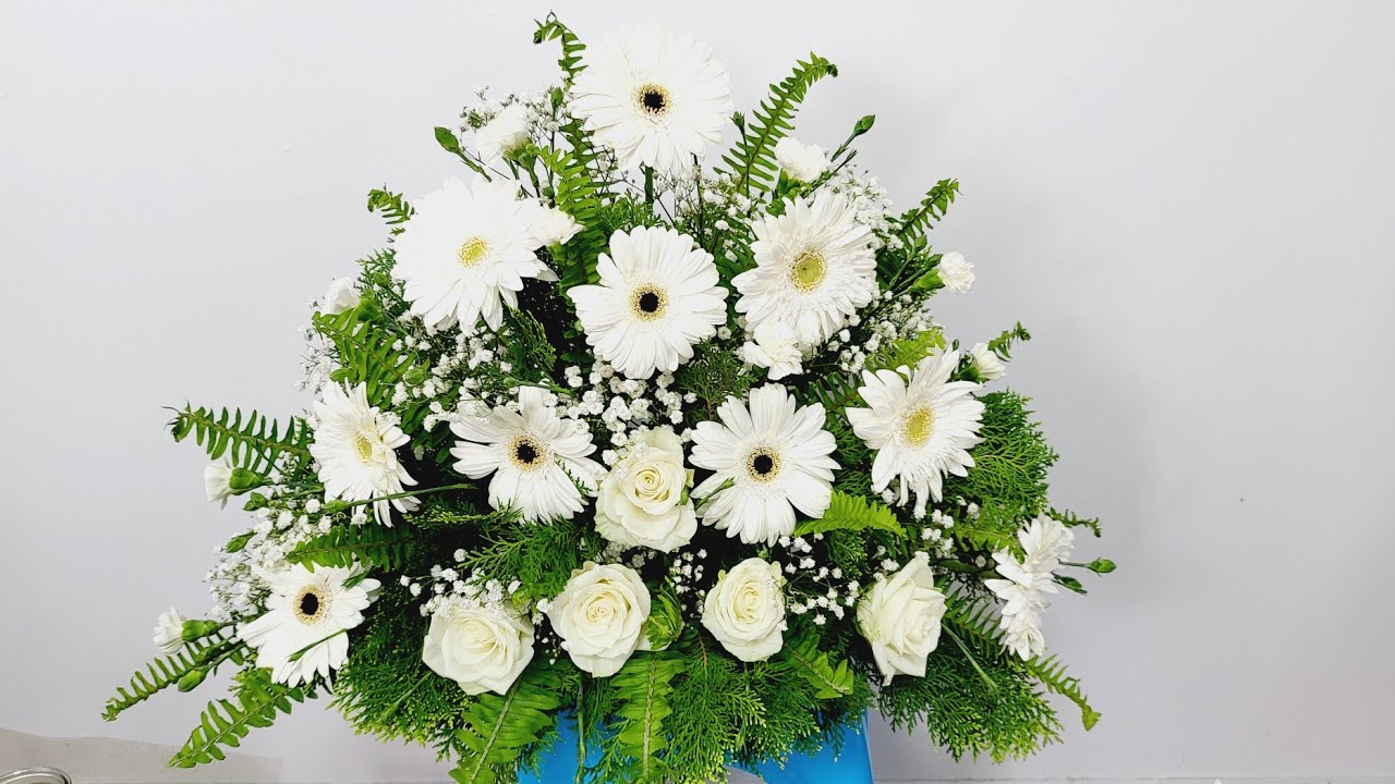 Gerbera Daisy and Baby's-Breath Flower Arrangement || #flowerarrangement #flowers #flowerdesign