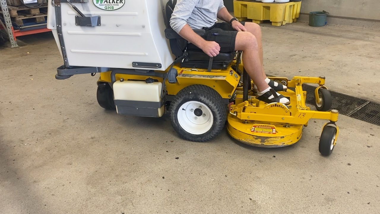 Åkgräsklippare Walker MCGHS, Västerås, Klaravik auktione