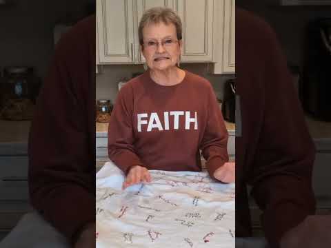 How to make a memory tablecloth for your family at Thanksgiving | #youtubeshorts #tablecloth