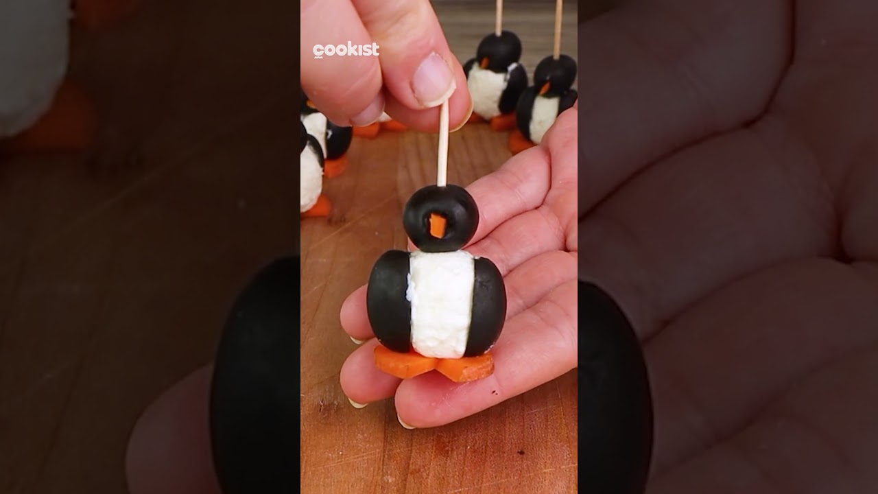 3-ingredients Christmas #appetizer! How cute these are? 😍 #shorts #cookistwow #christmas