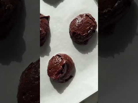when you can’t decide between a brownie and a cookie, make brookies. #brownie #cookie #brownierecipe