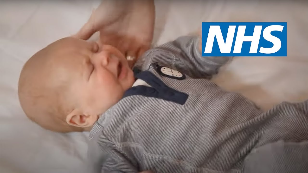 How much sleep should my newborn baby have? | NHS