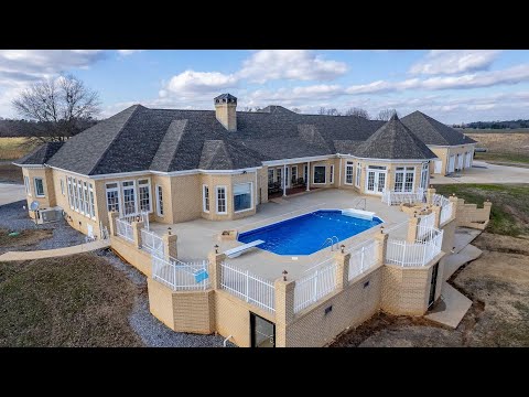 Explore a stunning 168-Acre Estate in Alabama
