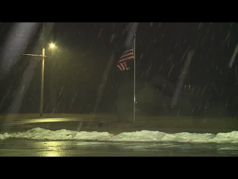 Snow makes its way into the St. Louis area