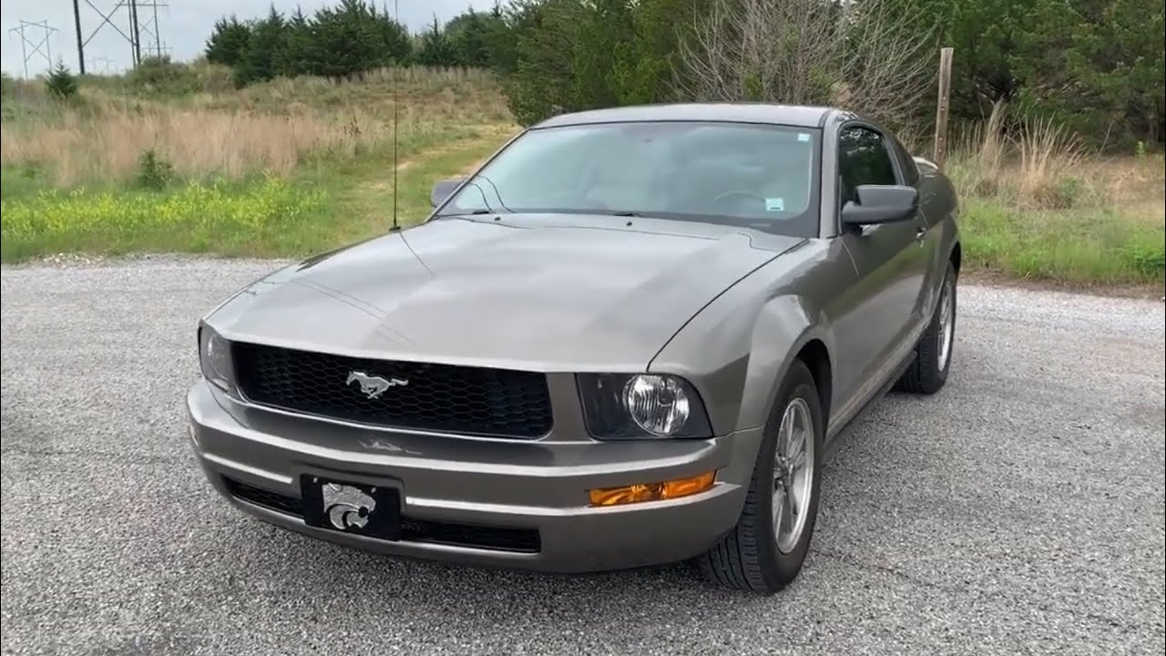 2005 Ford Mustang (Full tour/Review)