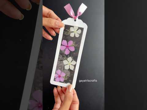 DIY Flower Book Mark #diy#handmade #giftideas #gift #giftidea #bookmark #bookmarks #flowerbookmark