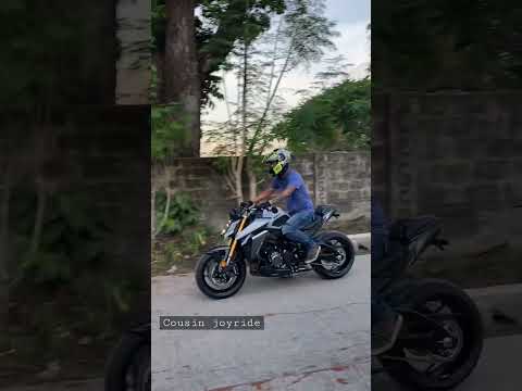 Black and Gray Suzuki Gsx s1000 Cousin’s joyride🏍️💋