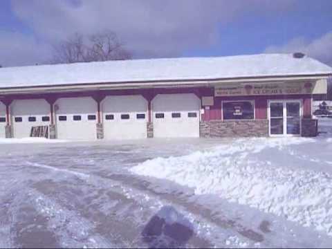 Walraven's Country Garden Market: 597 N. First St., Harrison, MI