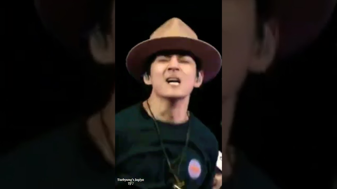 Tae and his new dance steps 🐧ㅋㅋㅋ #ptd_on_stage_seoul D1 #kimtaehyung